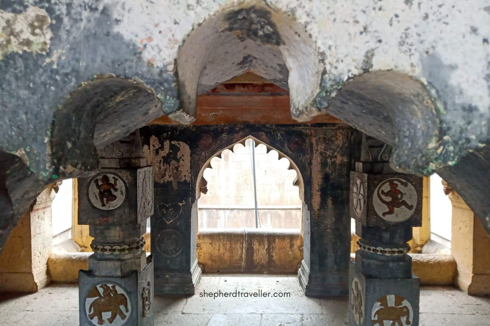 Baramotichi Vihir in Satara: A palace inside a stepwell