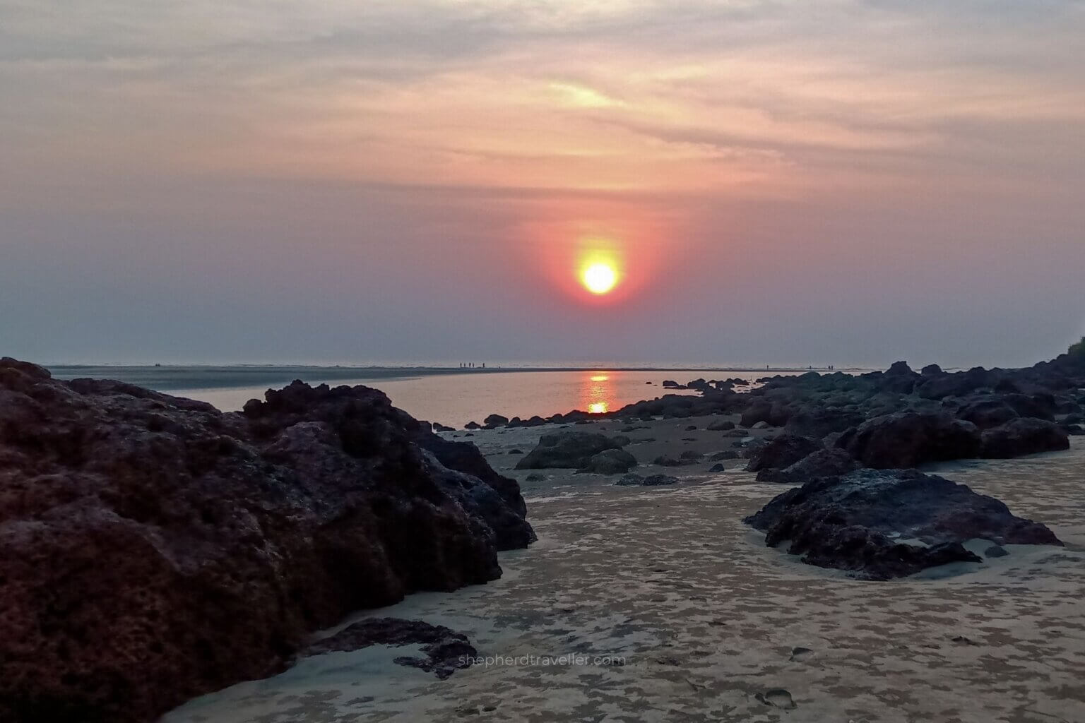 Aare Ware Beach in Ratnagiri - A slice of the paradise
